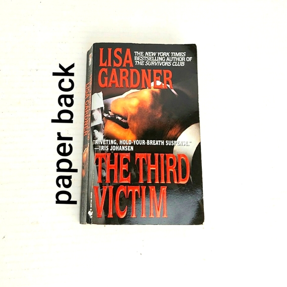 book | Other | Lisa Gardner The Third Victim Paper Back | Poshmark